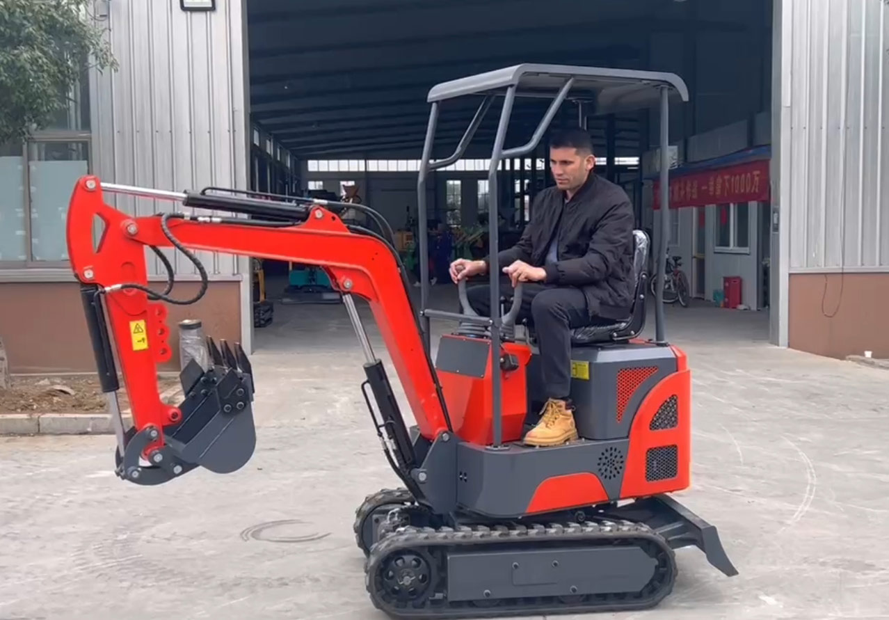 Customers come to visit the factory and experience operating a mini ...